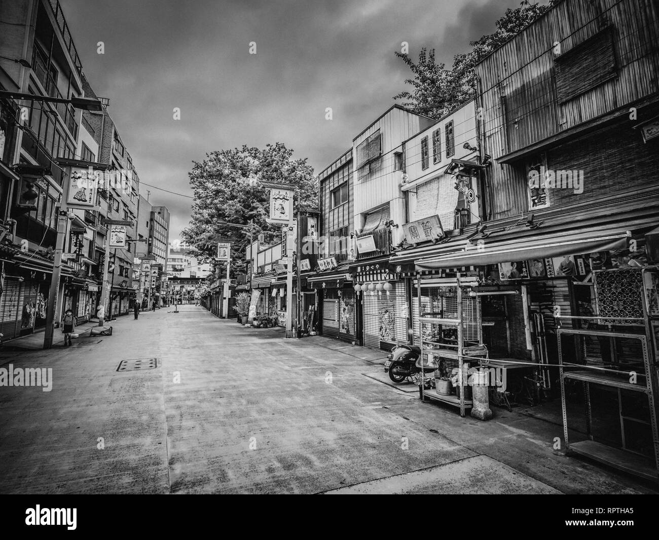 Historic district with old traditional wooden Japanese houses in Tokyo ...