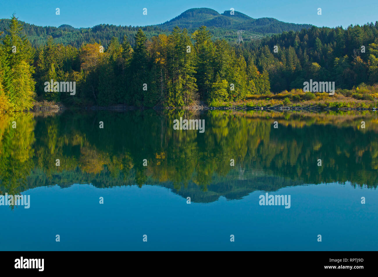 Calm lake reflections fall hi-res stock photography and images - Alamy