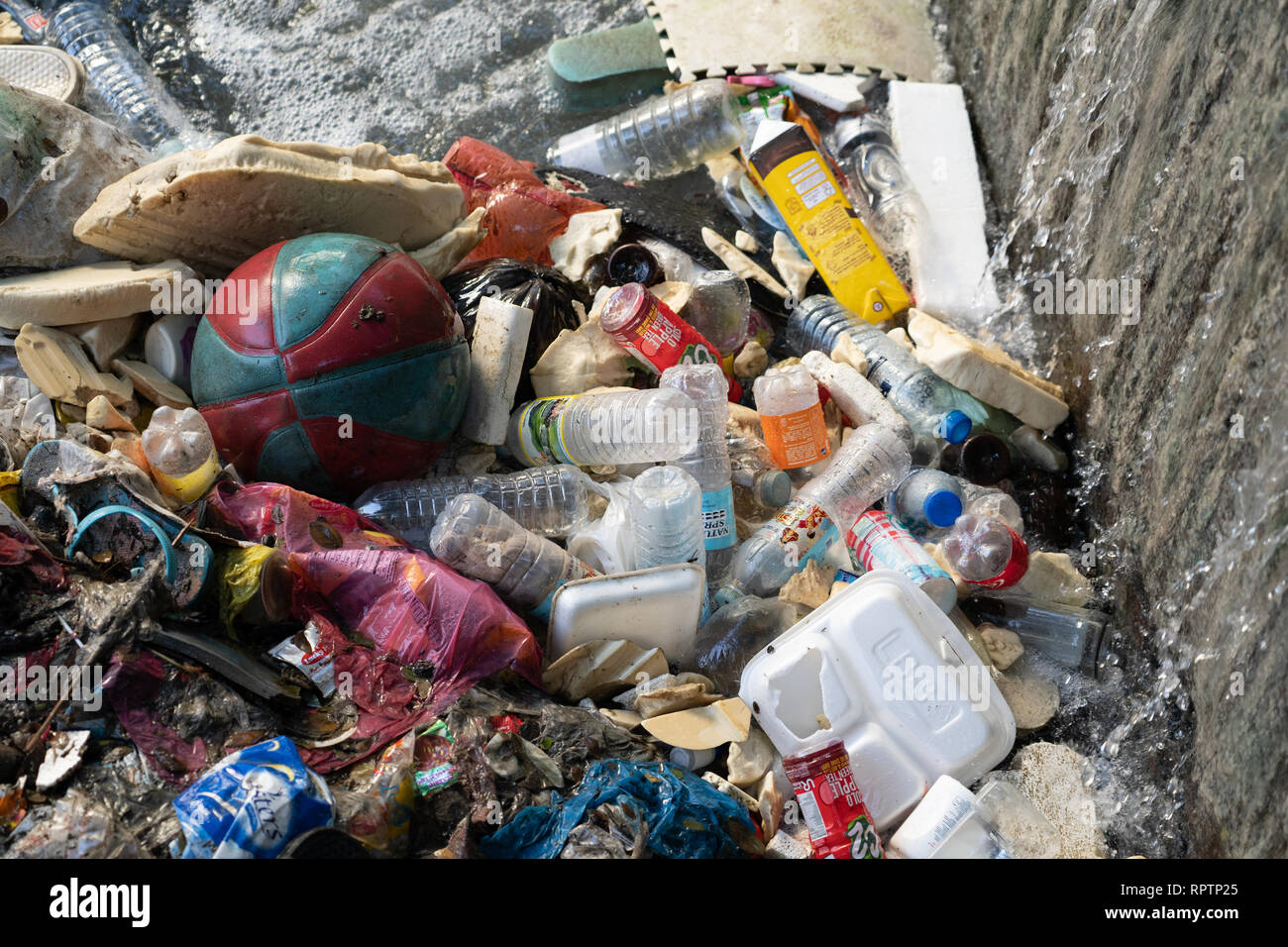23/02/2019 Cebu City,Philippines. All sorts of accumulated trash within ... 23/02/2019 Cebu City,Philippines. All sorts of accumulated trash within ...