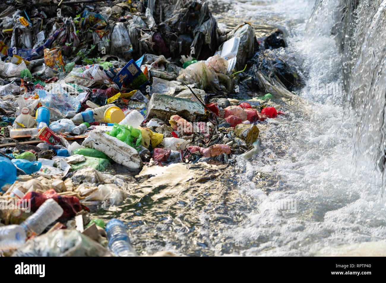 23/02/2019 Cebu City,Philippines. All sorts of accumulated trash within ... 23/02/2019 Cebu City,Philippines. All sorts of accumulated trash within ...