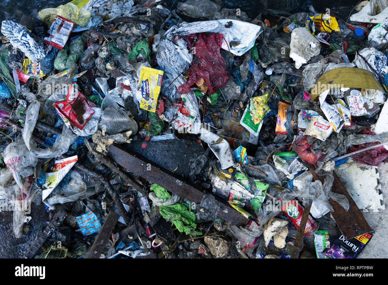 23/02/2019 Cebu City,Philippines. All sorts of accumulated trash within ... 23/02/2019 Cebu City,Philippines. All sorts of accumulated trash within ...