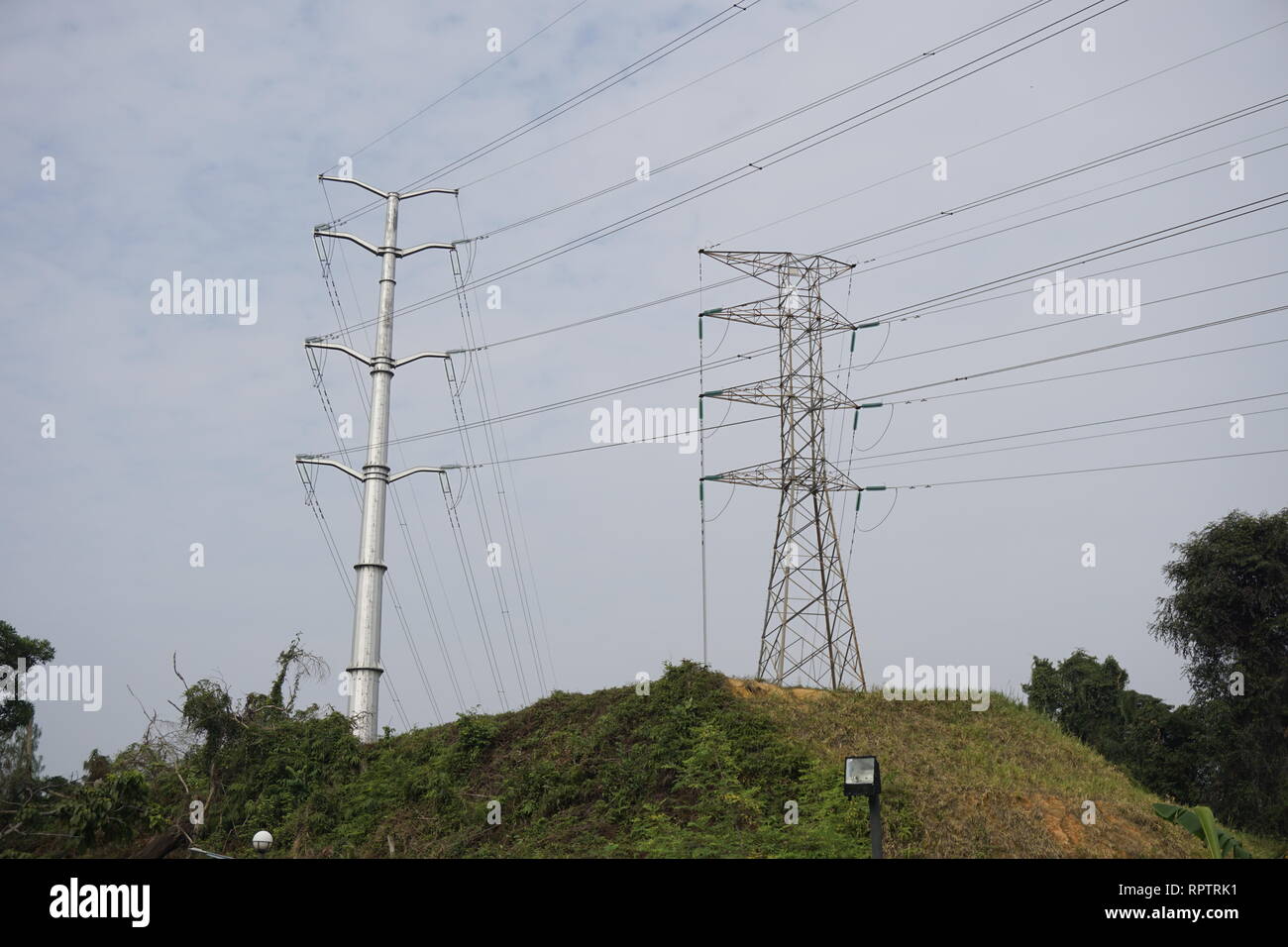 Electricity transmission tower hi-res stock photography and images - Alamy
