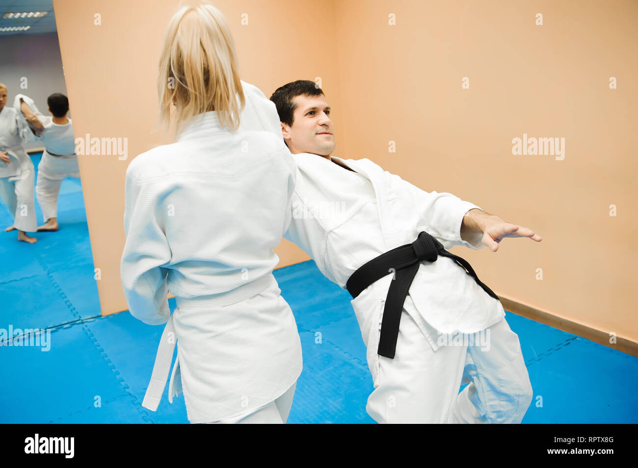 Martial arts woman hi-res stock photography and images - Alamy