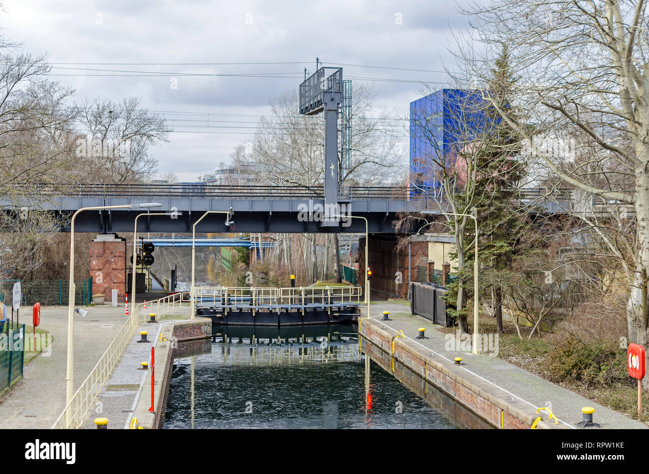 Berlin city lock hi-res stock photography and images - Alamy