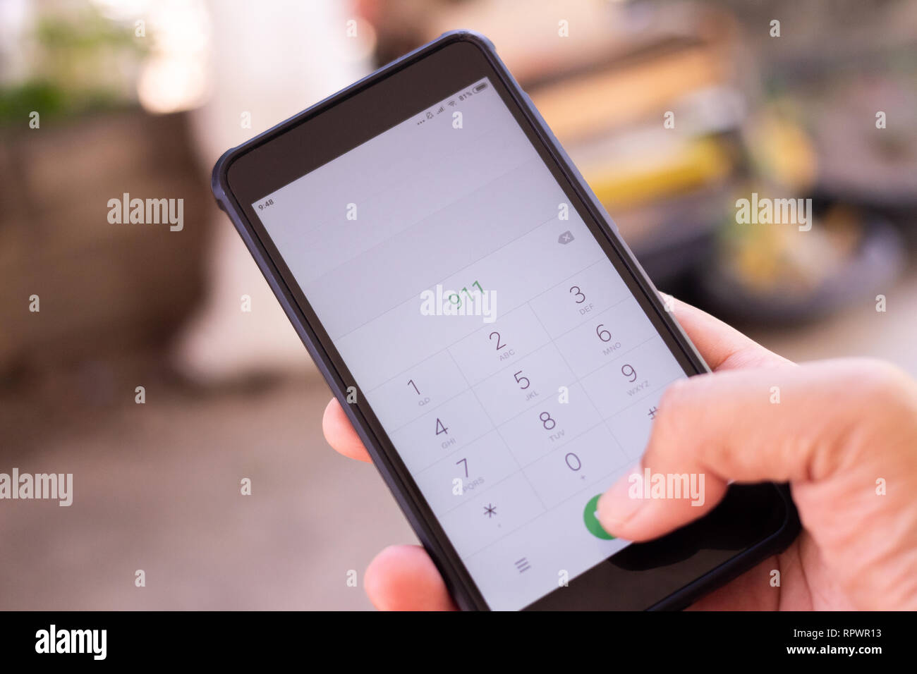 Emergency and urgency, dialing 911 on smartphone screen Stock Photo - Alamy