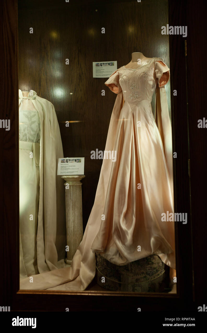 Half-size interpretation of Anna Eleanor Roosevelt's inaugural gown at ...