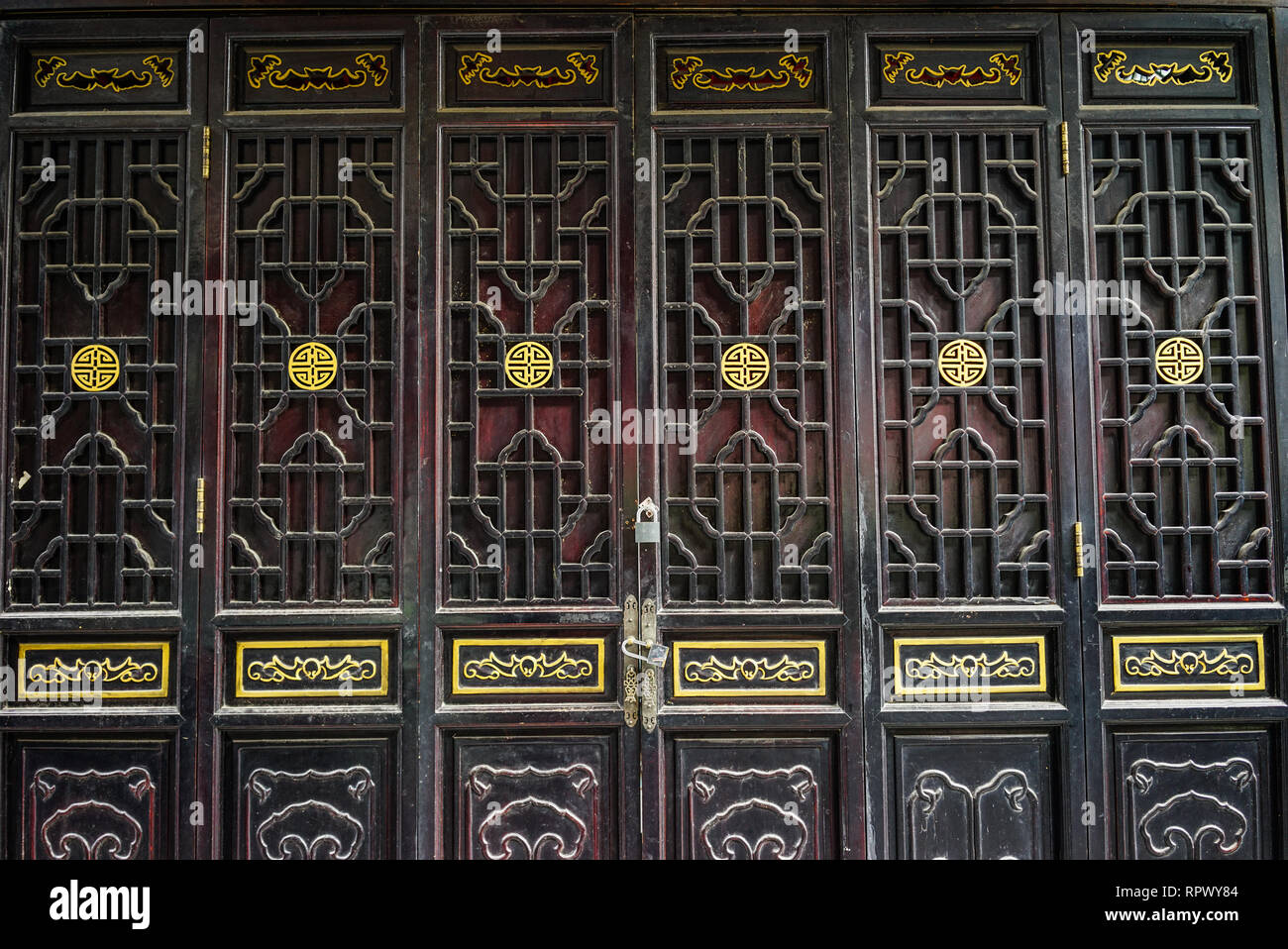 Traditional Chinese style wooden door of ancient temple in Chengdu ...