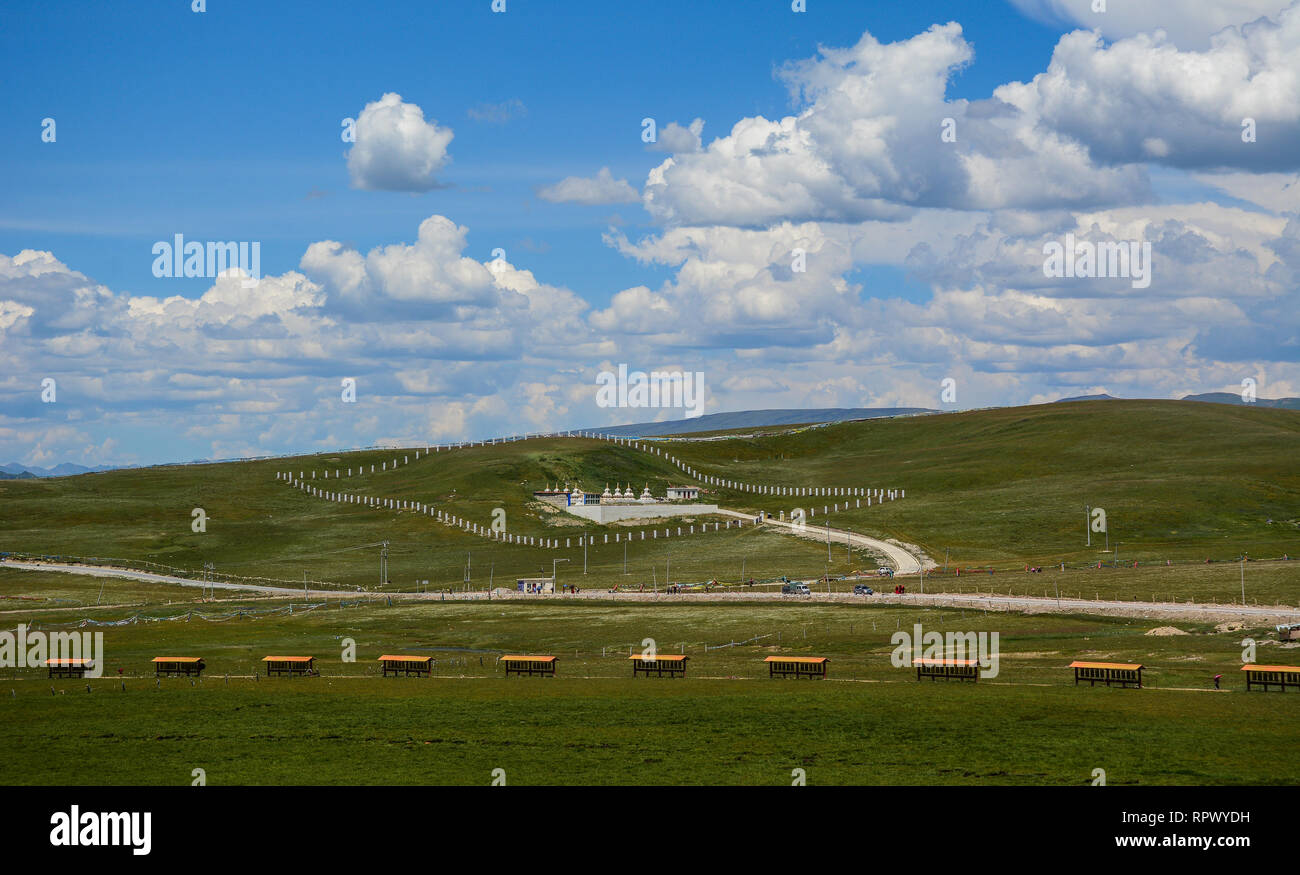 Mountain scenery of Garze Tibetan Autonomous Prefecture, Sichuan, China ...