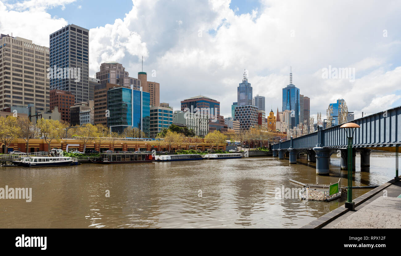 Melbourne city skyline along Yarra River, Victoria, Australia Stock ...