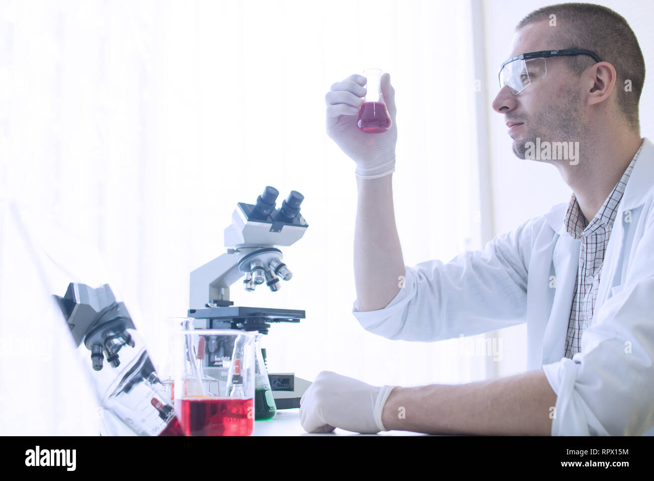 Test chemistry hi-res stock photography and images - Alamy