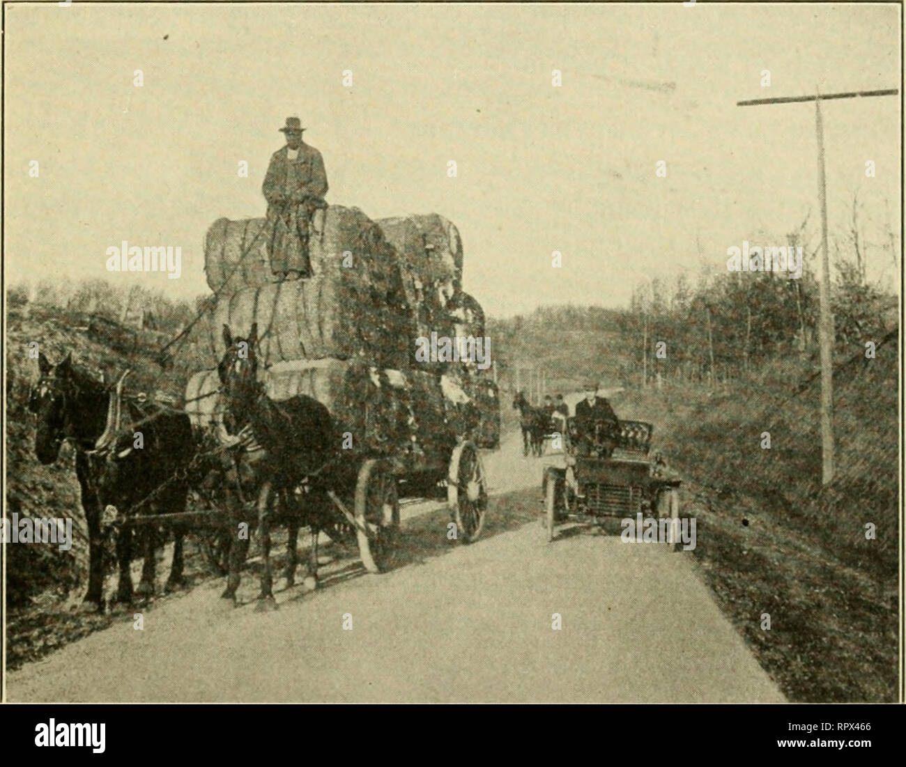 Hard packed earth road hi-res stock photography and images - Alamy