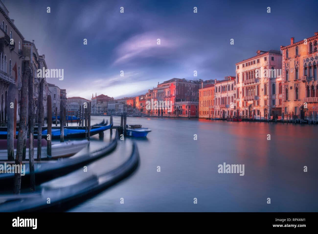 Venetian paths 143 (Da Rialto), Venice, Veneto, Italy Stock Photo - Alamy