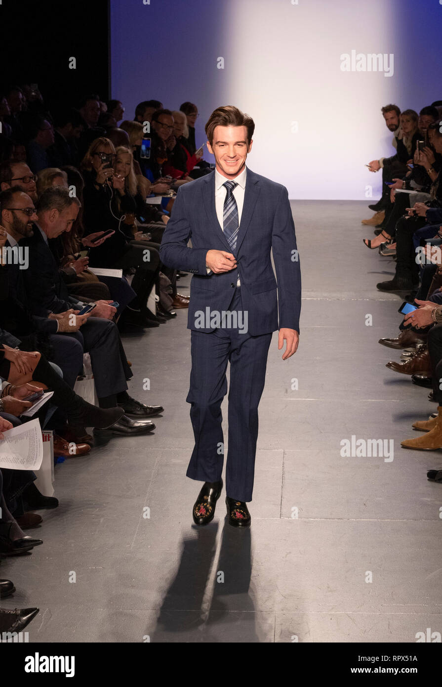Drake bell 2019 hi-res stock photography and images - Alamy