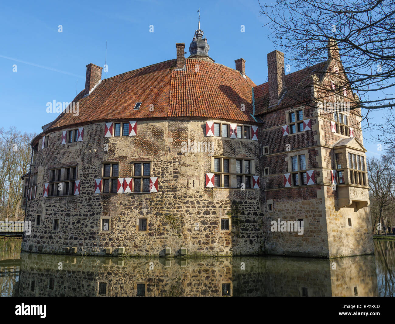 the castle of vischering in germany Stock Photo - Alamy