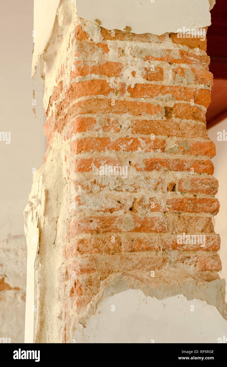 Brick pillar hi-res stock photography and images - Alamy