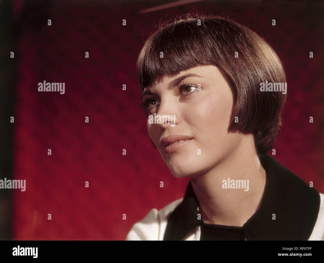 MIREILLE MATHIEU, Anfang der 1970er Jahre Stock Photo - Alamy