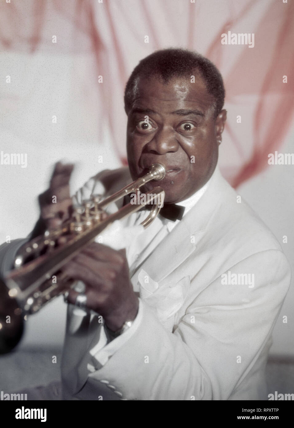 Louis Armstrong, Trompetista Y Cantante Estadounidense De, 46% OFF