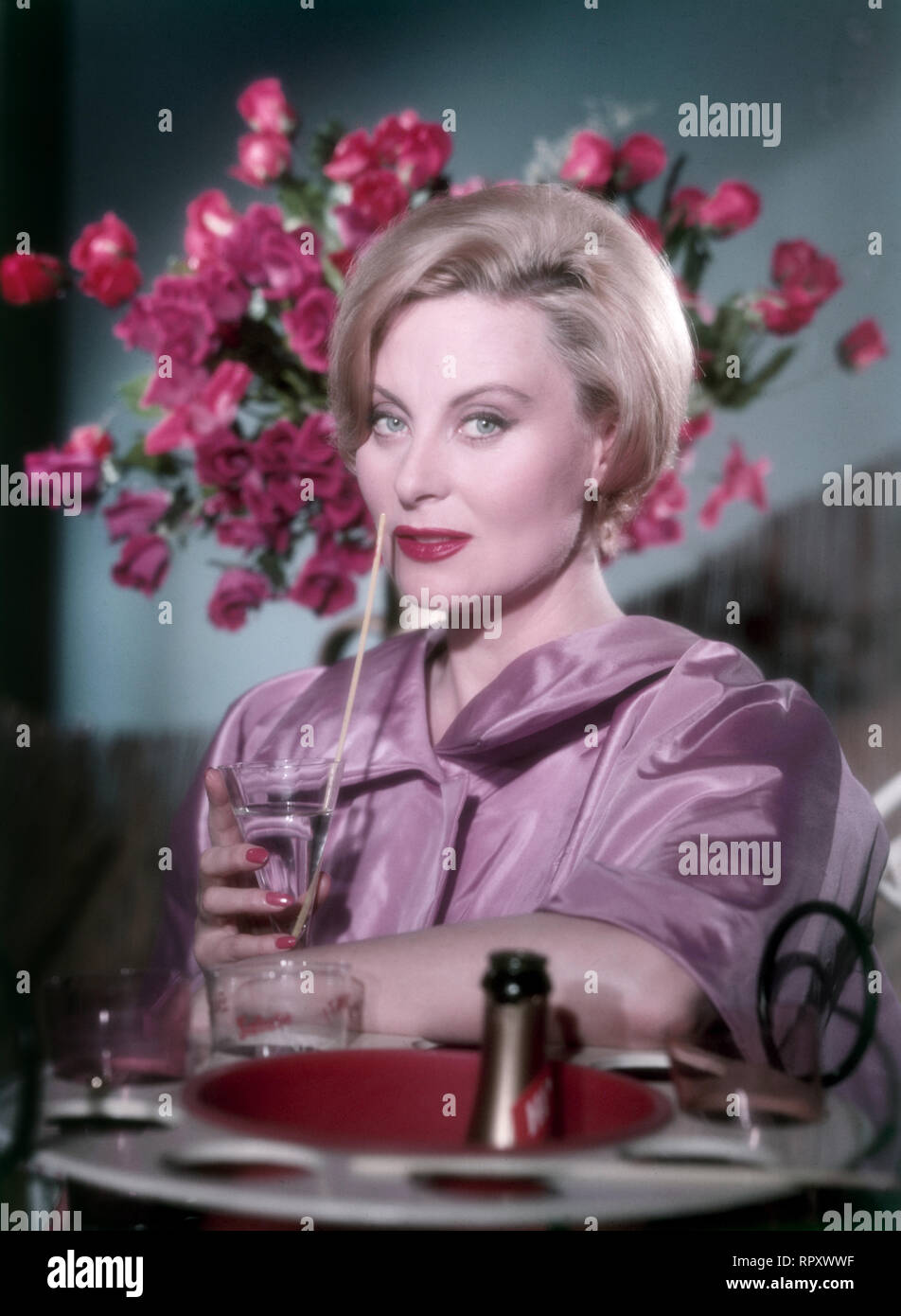 Die französische Schauspielerin Michele Morgan, 1959. French actress ...