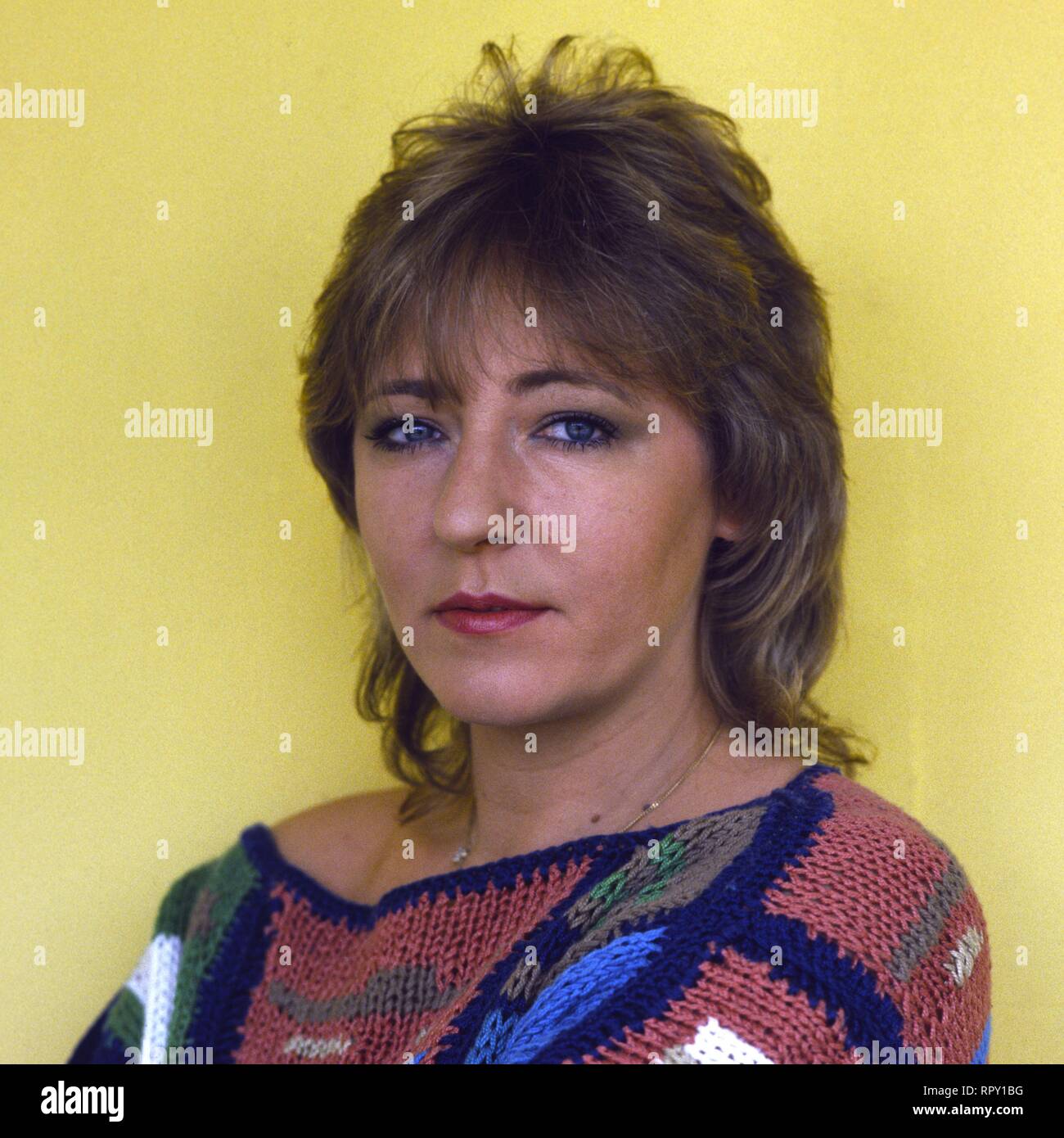 HANNE HALLER HANNE HALLER, Portrait von 1985. / Überschrift: HANNE ...