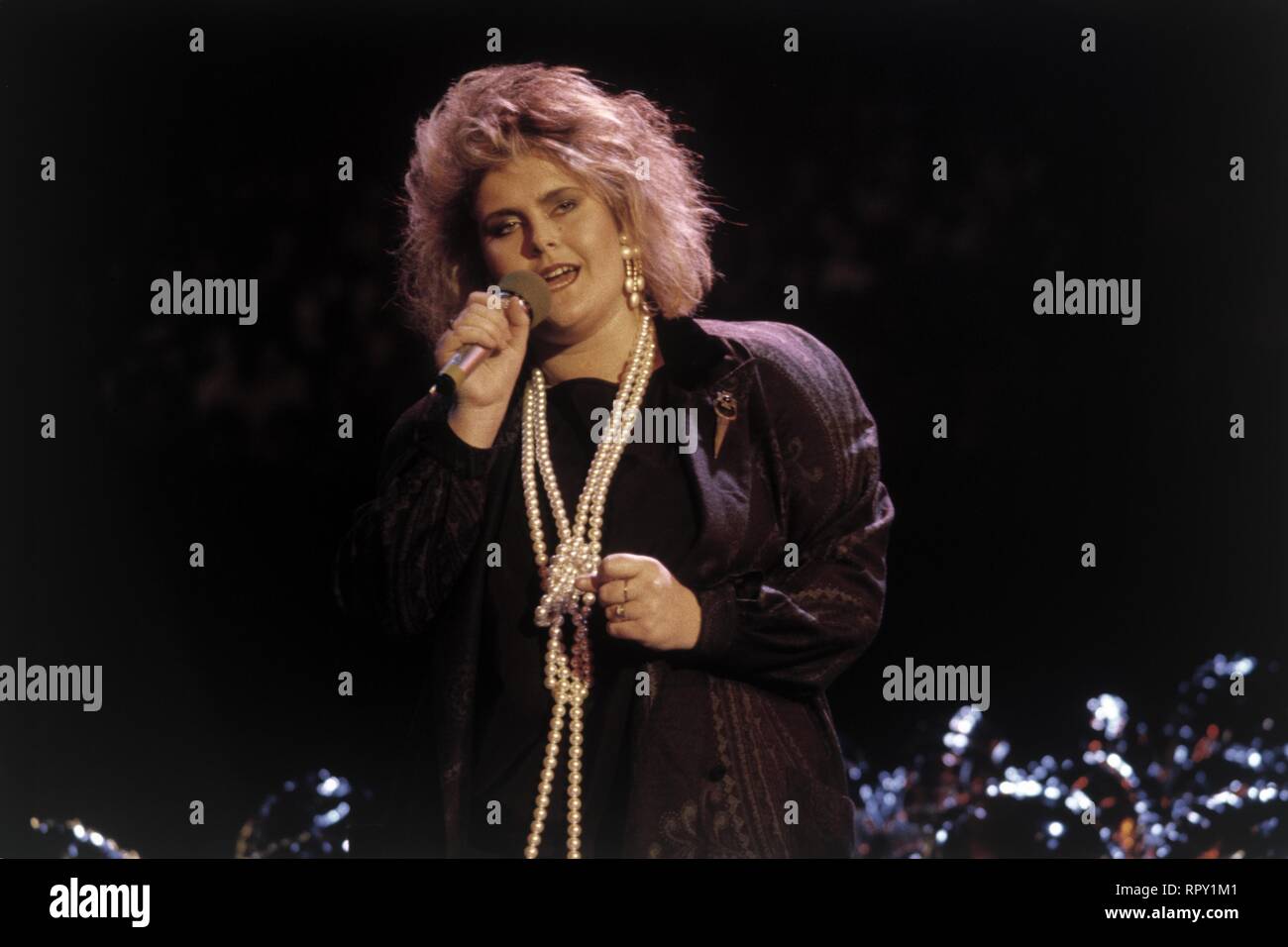 ALISON MOYET (1987) / Überschrift: ALISON MOYET Stock Photo - Alamy