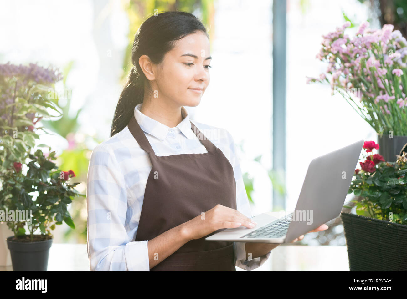 Work orders hi-res stock photography and images - Alamy