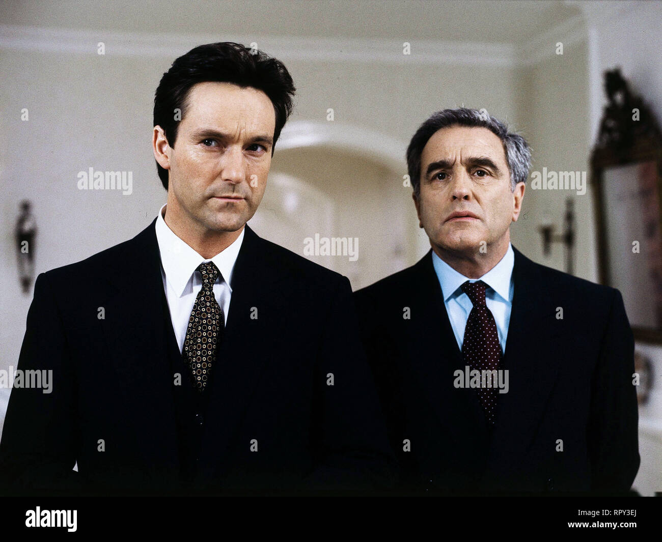 DER ALTE / Korruption - Mathias (HELMUT ZIERL) und sein Vater Hans ...