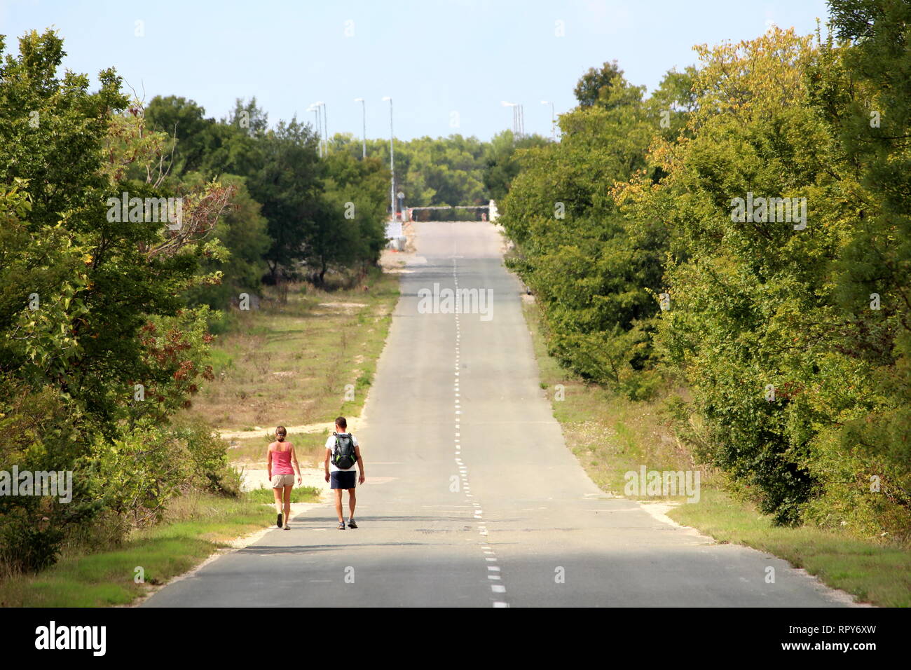 Road going uphill hi-res stock photography and images - Alamy