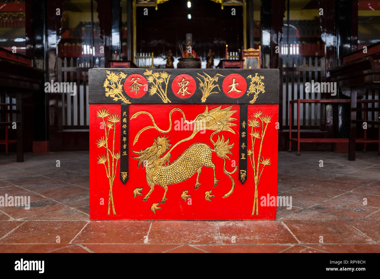 Buddhist temple animal hi-res stock photography and images - Alamy