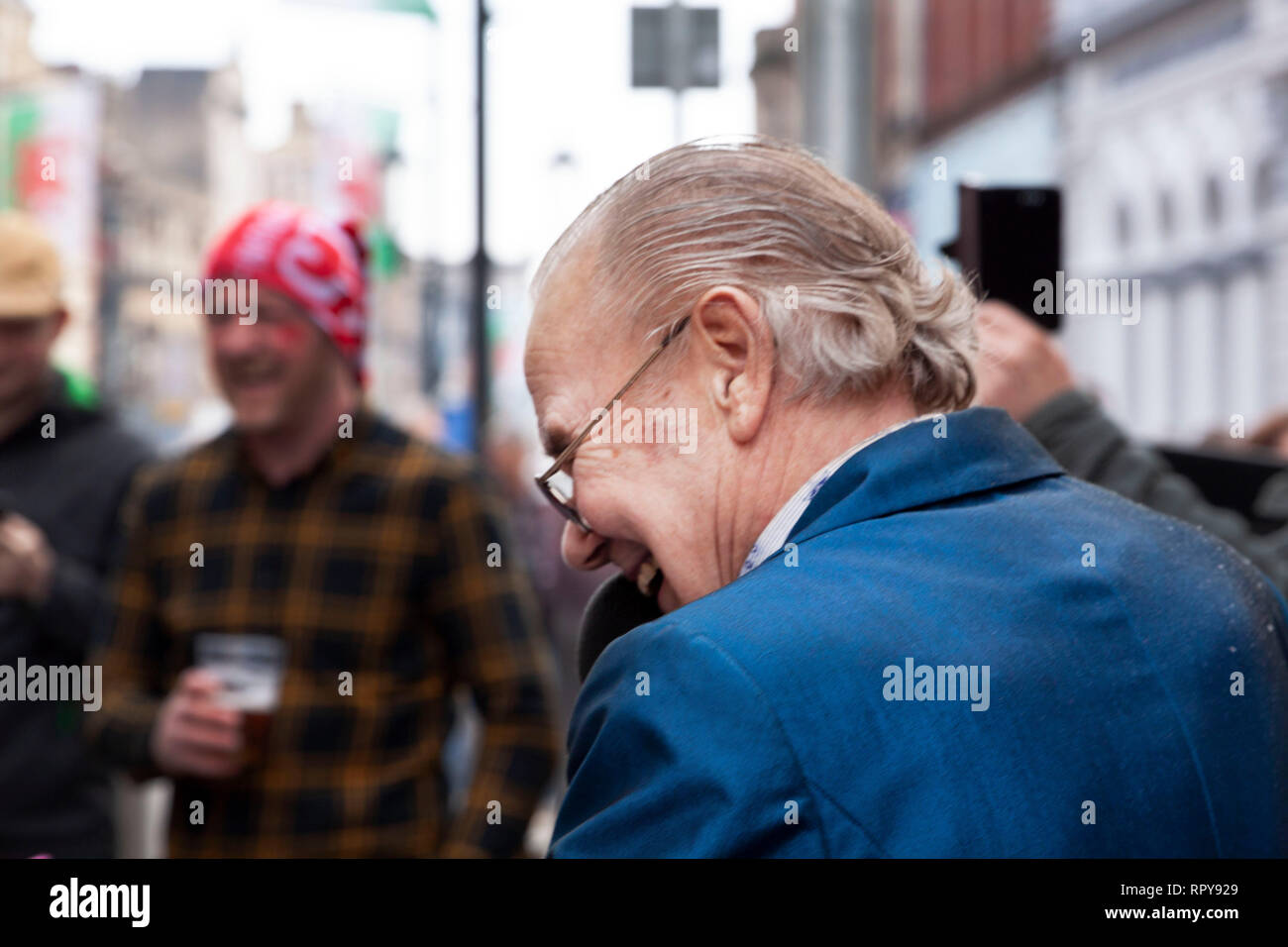 Welsh man singing hi-res stock photography and images - Alamy