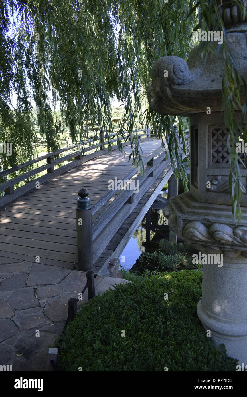 Japanese Lantern and Bridge Chicago Botanical Gardens Stock Photo - Alamy