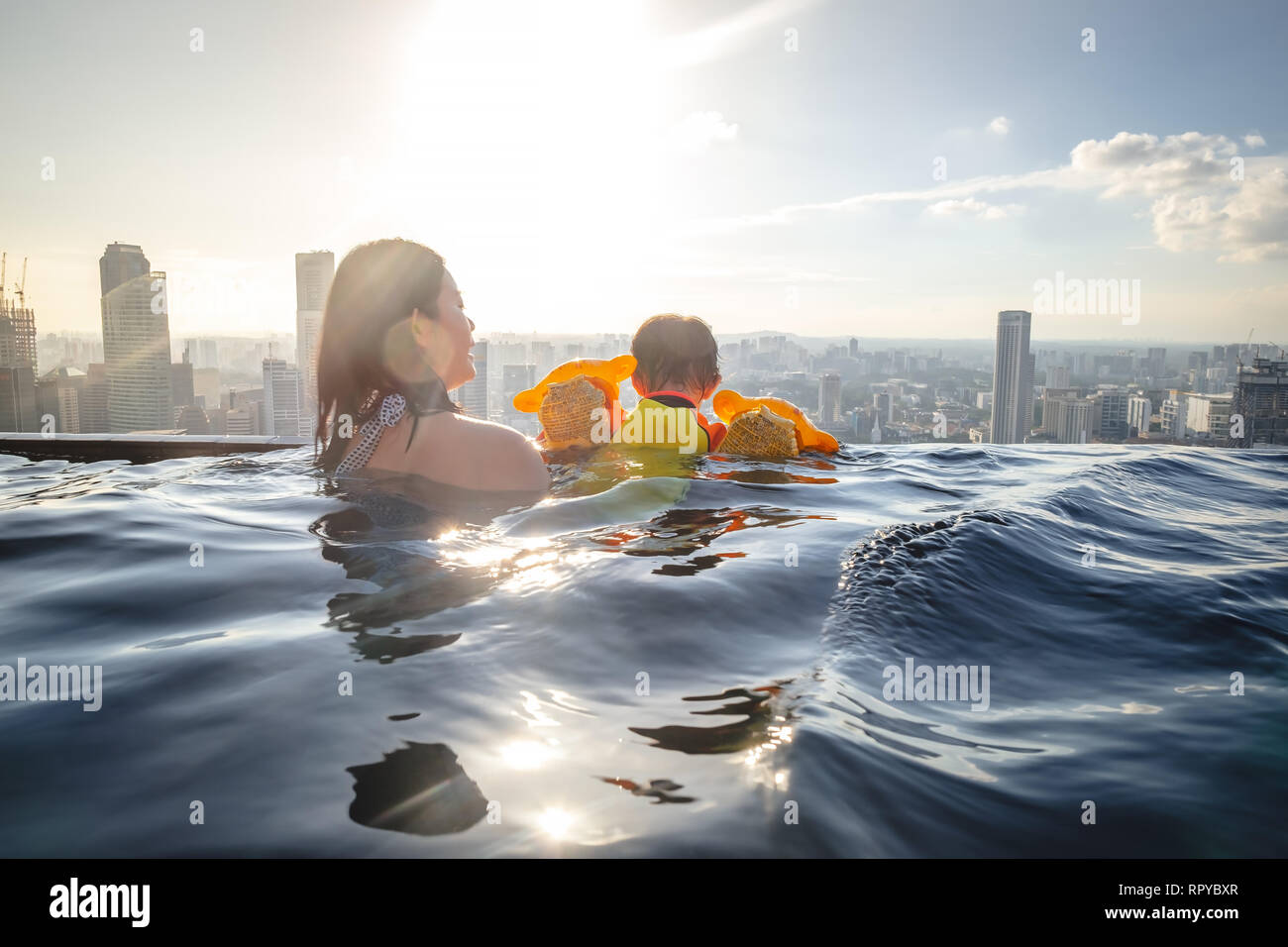 The wonderful rooftop infinity pool in Singapore Stock Photo - Alamy