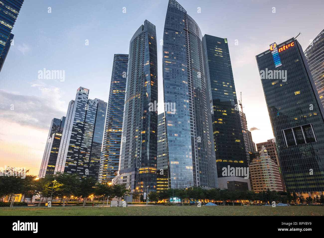 The modern city of Singapore Stock Photo - Alamy