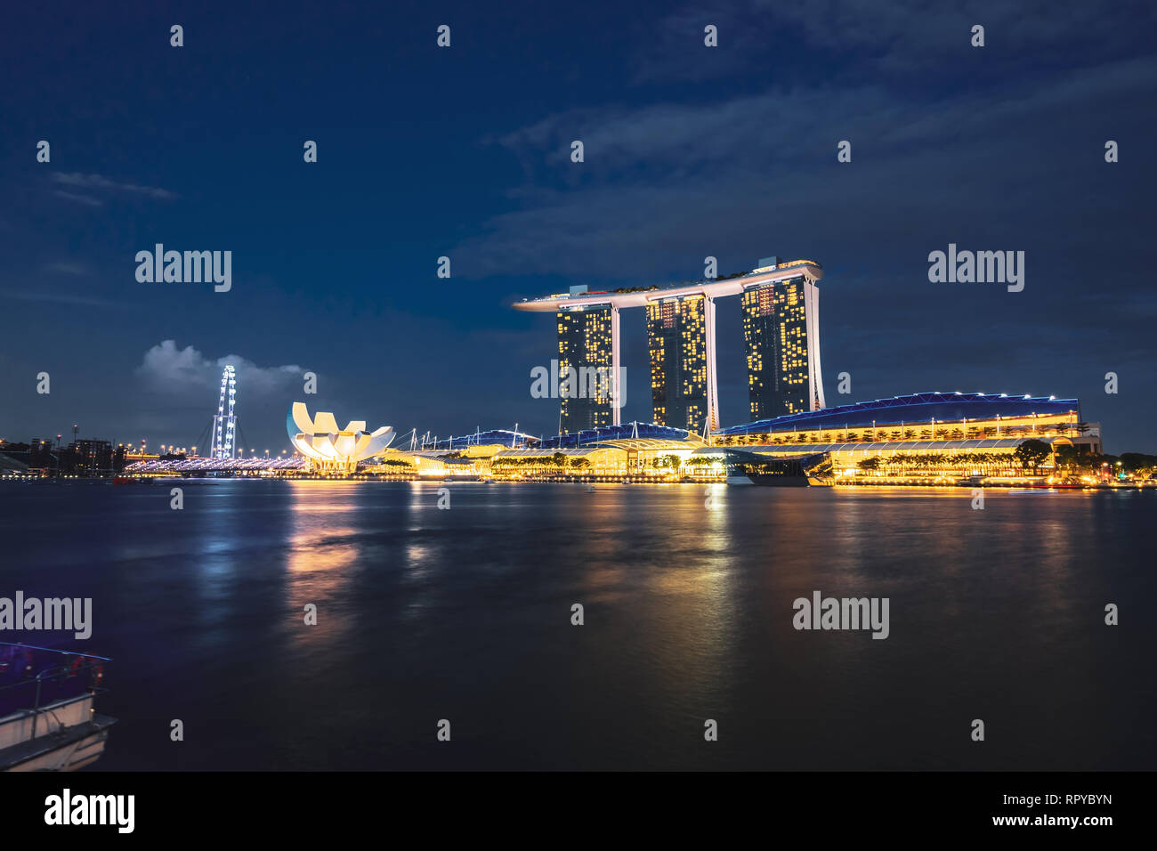 The modern city of Singapore Stock Photo - Alamy