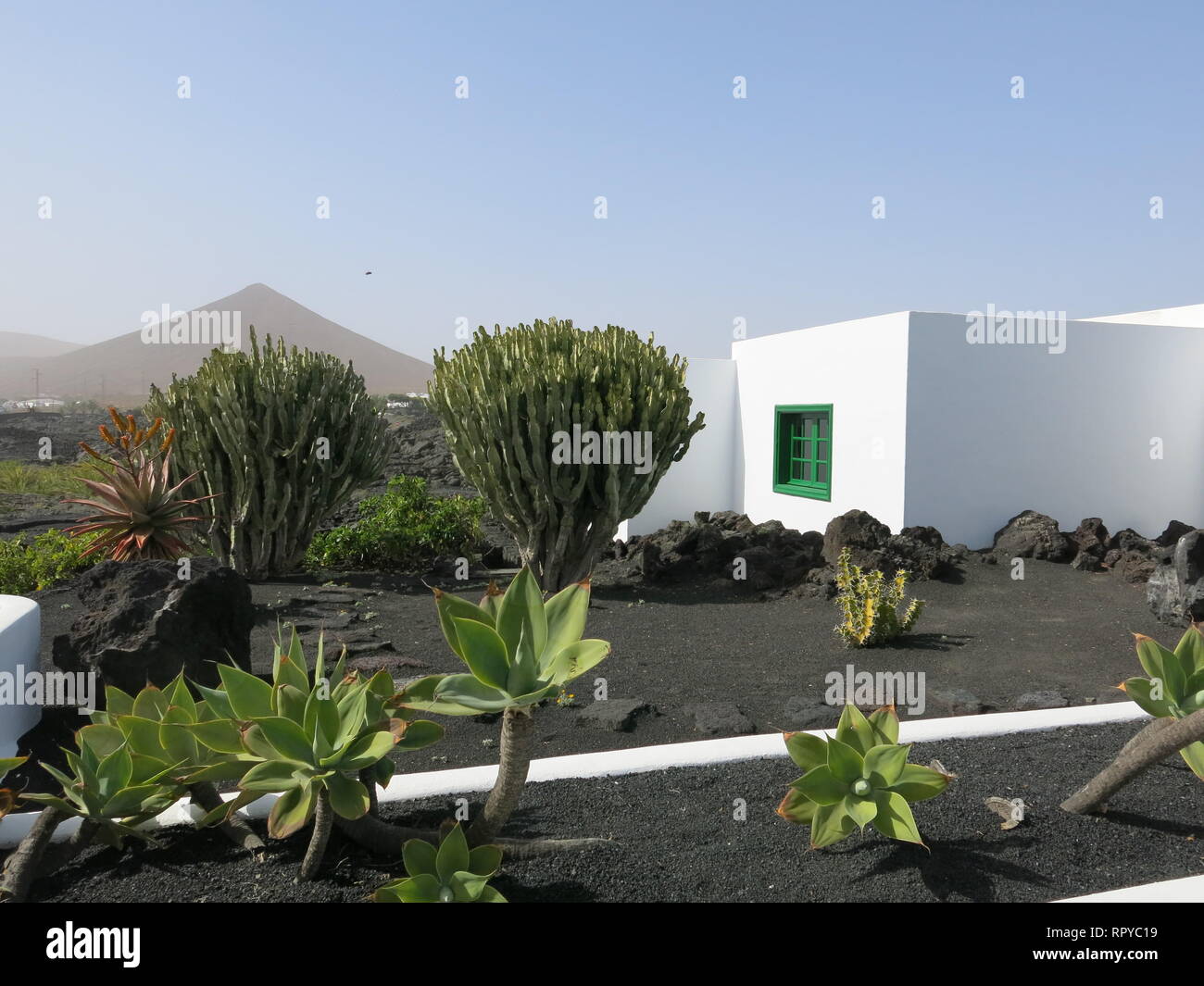 Cuboid architecture hi-res stock photography and images - Alamy