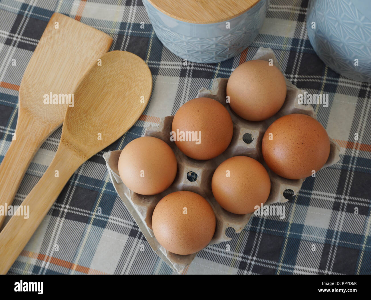 Eggs in an egg box hi-res stock photography and images - Alamy