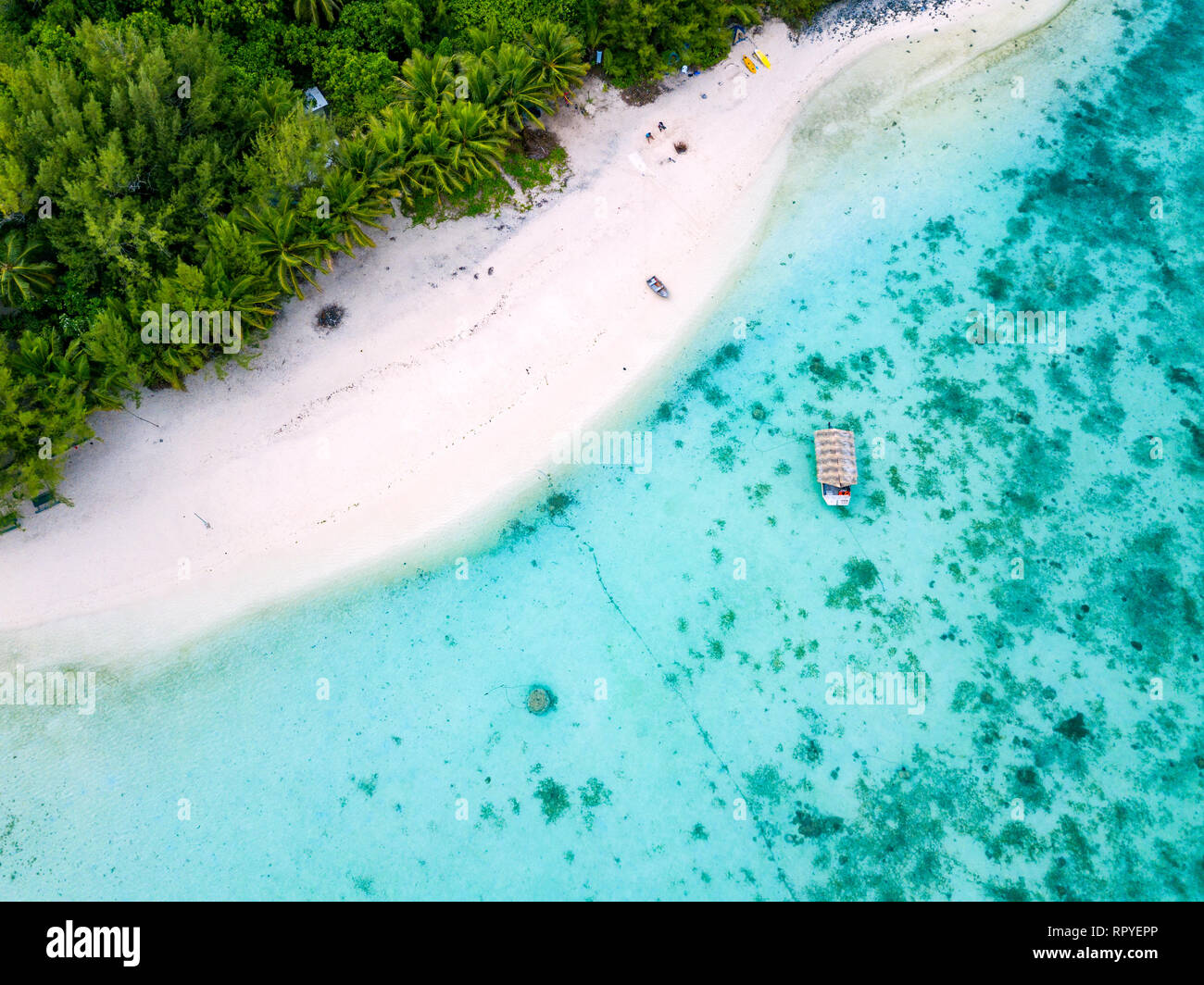 An aerial view of Muri Lagoon on Rarotonga in the Cook Islands Stock ...