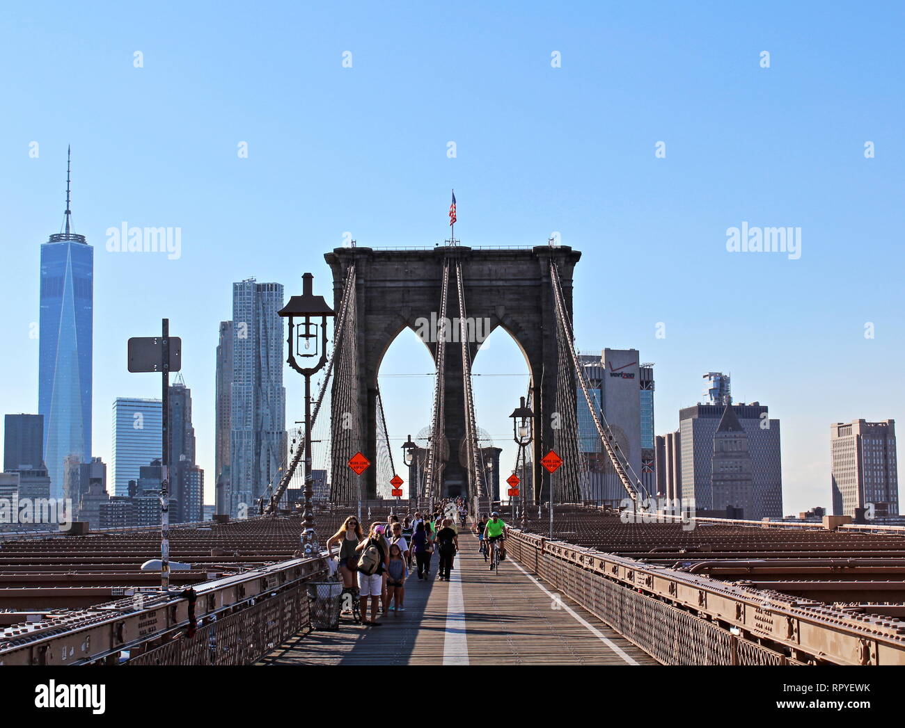 Downtown brooklyn subway hi-res stock photography and images - Alamy