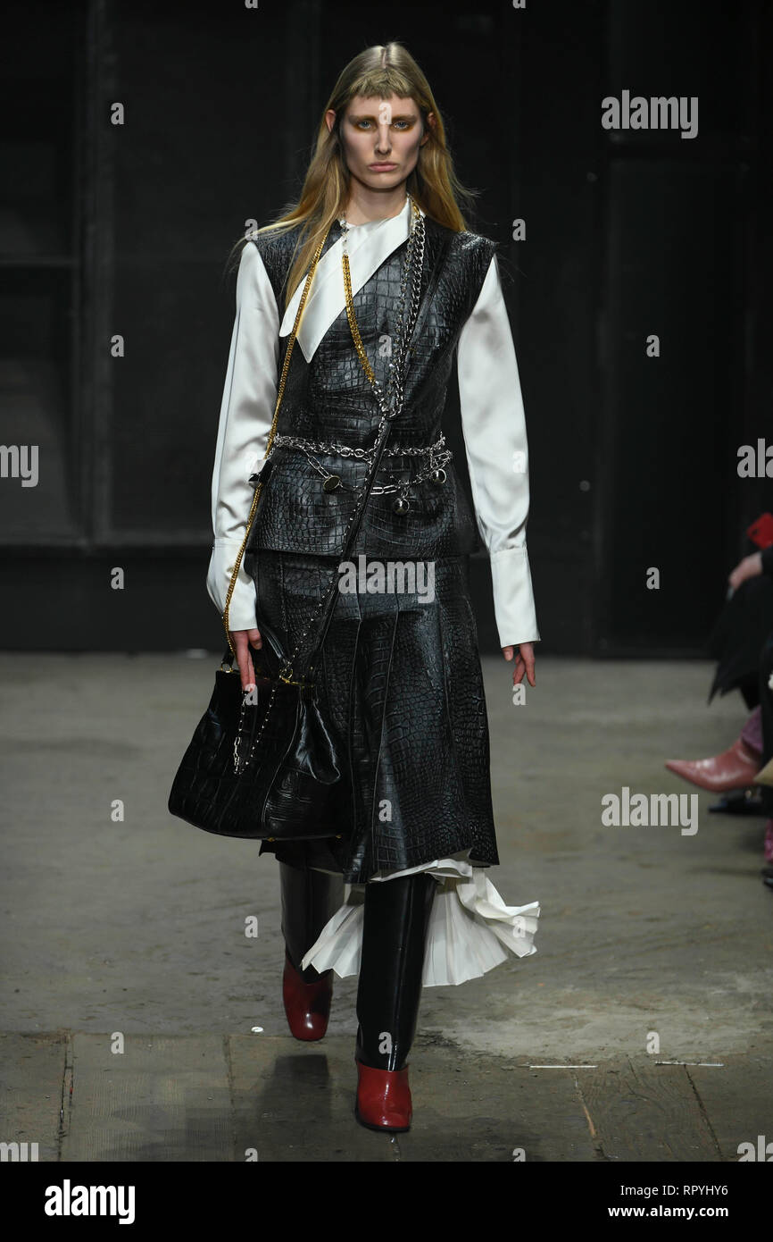 Marni catwalk hi-res stock photography and images - Alamy