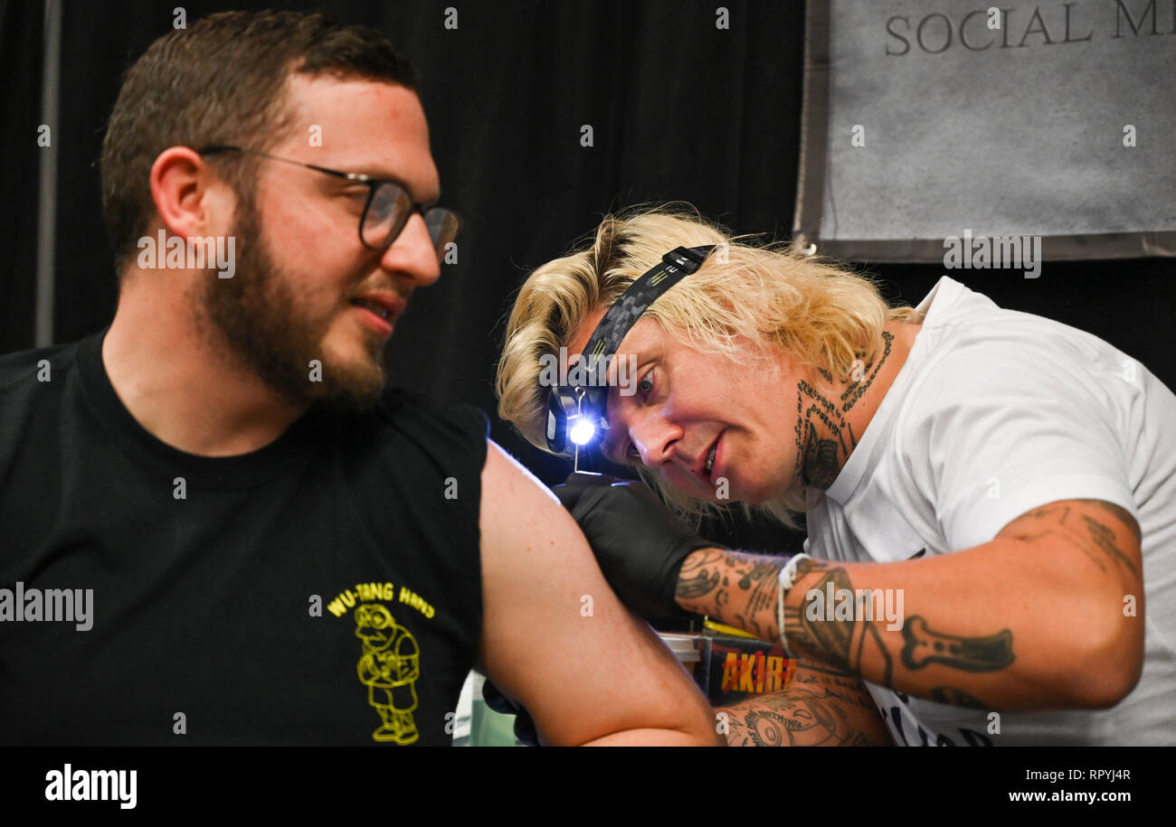 Tim head artist hi-res stock photography and images - Alamy