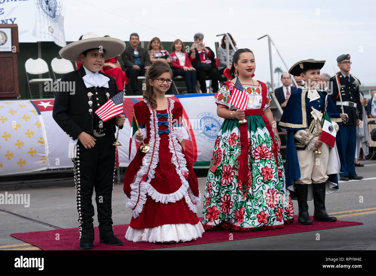 Border between two countries hi-res stock photography and images - Alamy