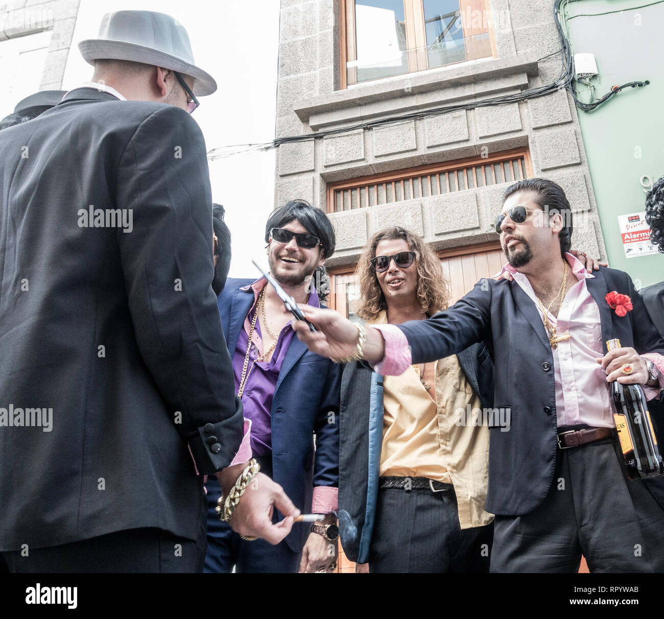 Crime gangs hi-res stock photography and images - Alamy