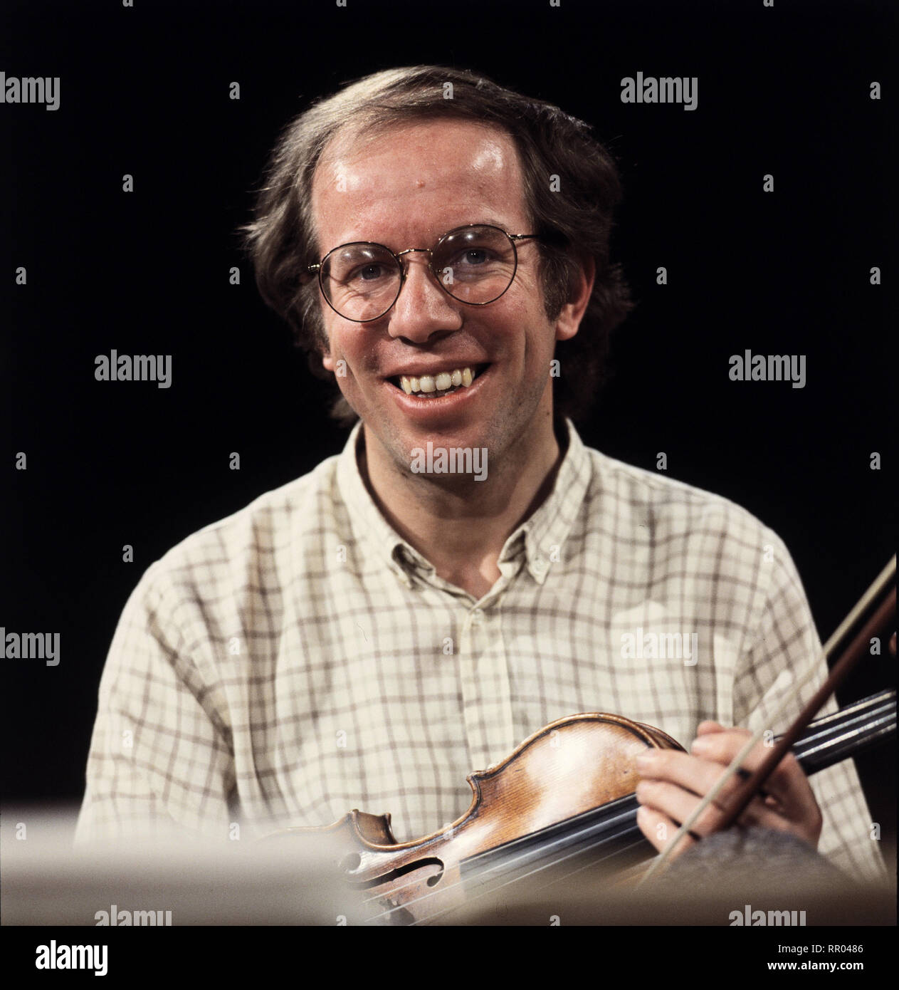 Gidon kremer hi-res stock photography and images - Alamy