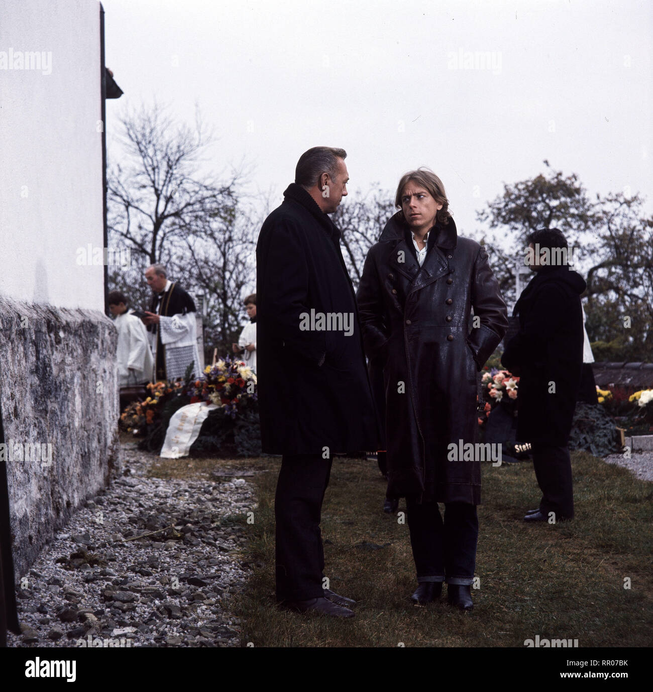 DERRICK / Tod des Trompeters D 1975 / Zbymek Brynych HORST TAPPERT ...