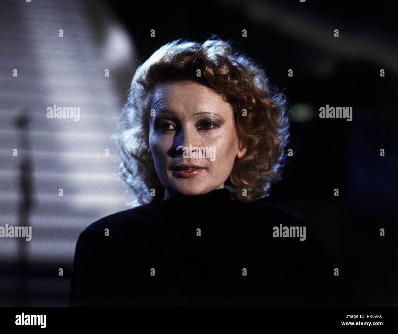 Die Chansonsängerin INGRID CAVEN - Aufnahme aus den 80er Jahren ...