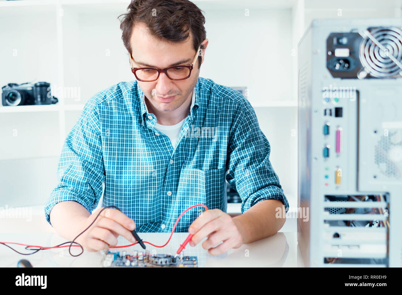 Pc check hi-res stock photography and images - Alamy