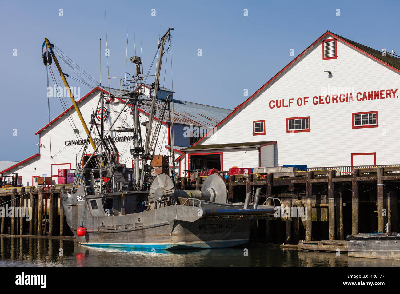 Factory fish canada hi-res stock photography and images - Alamy