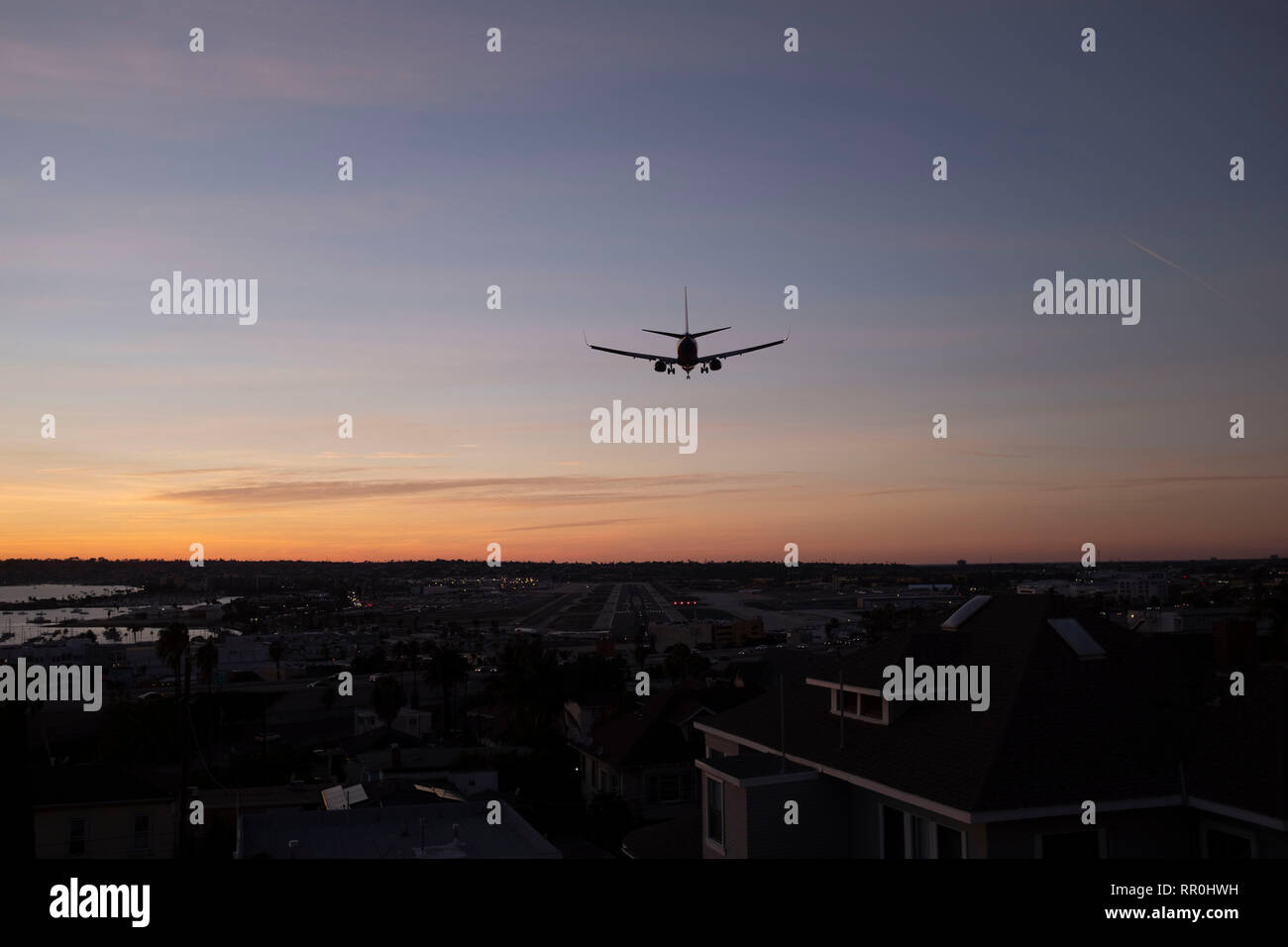 Passenger jet air travel Stock Photo - Alamy