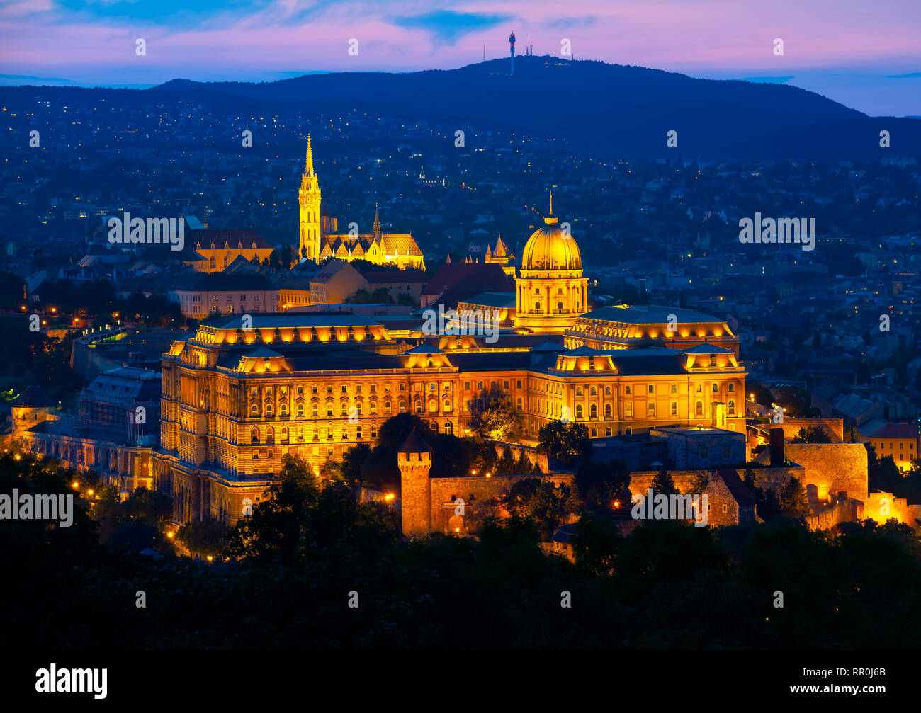 Budavari palace hi-res stock photography and images - Alamy
