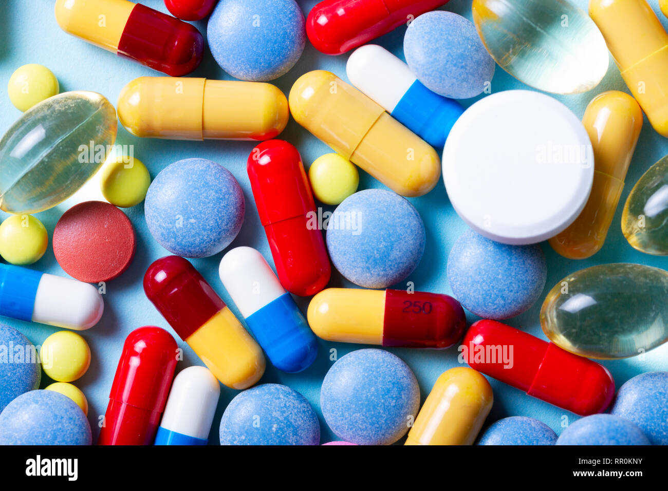 Pile of pills Stock Photo - Alamy