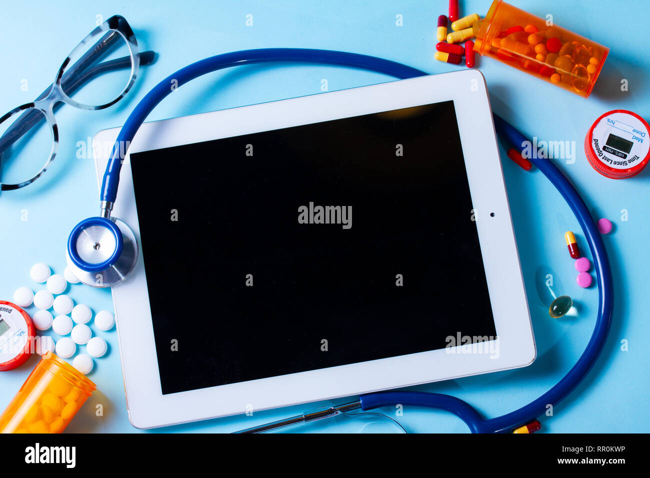 Pile of pills Stock Photo - Alamy